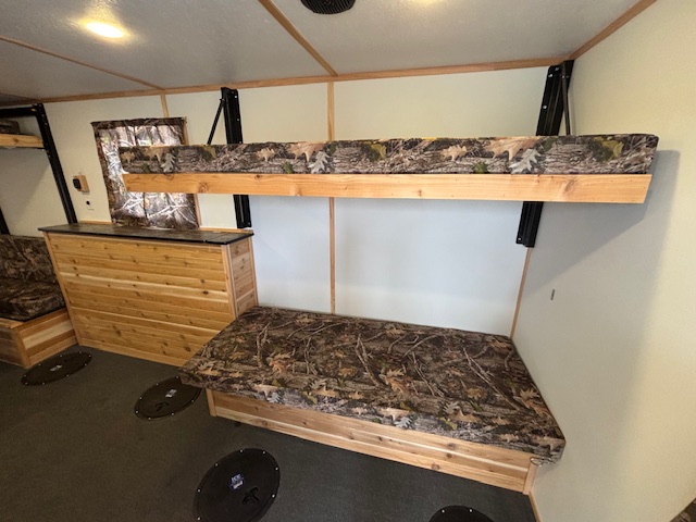 New 2025 Ice Castle Fish Houses Limited Edition 8X16 Fish House