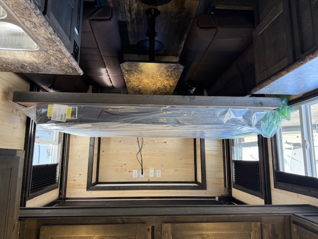 New 2026 Ice Castle Fish Houses OUTLANDER RV 8X17 Fish House