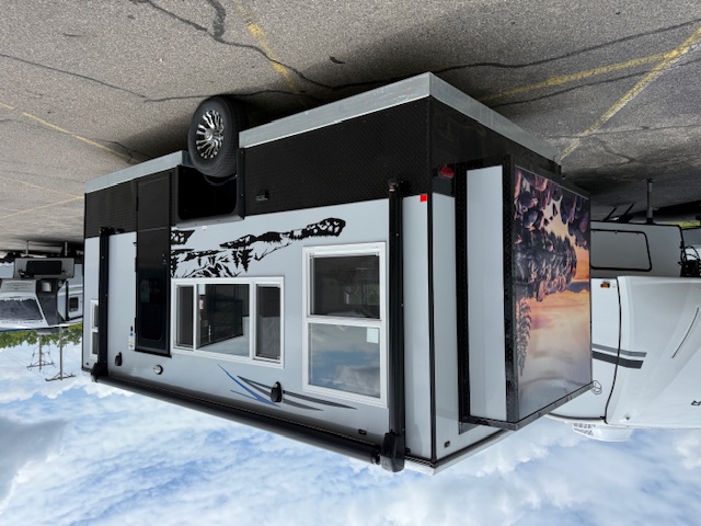 New 2026 Ice Castle Fish Houses OUTLANDER RV 8X17 Fish House