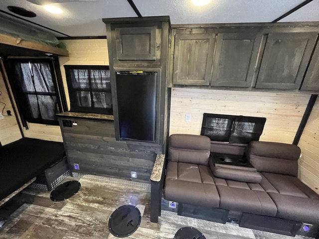 New 2026 Ice Castle Fish Houses Recreation Series 8X17 Fish House